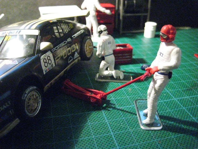 Fujimi Kit 'Garage & Tools' | SlotForum