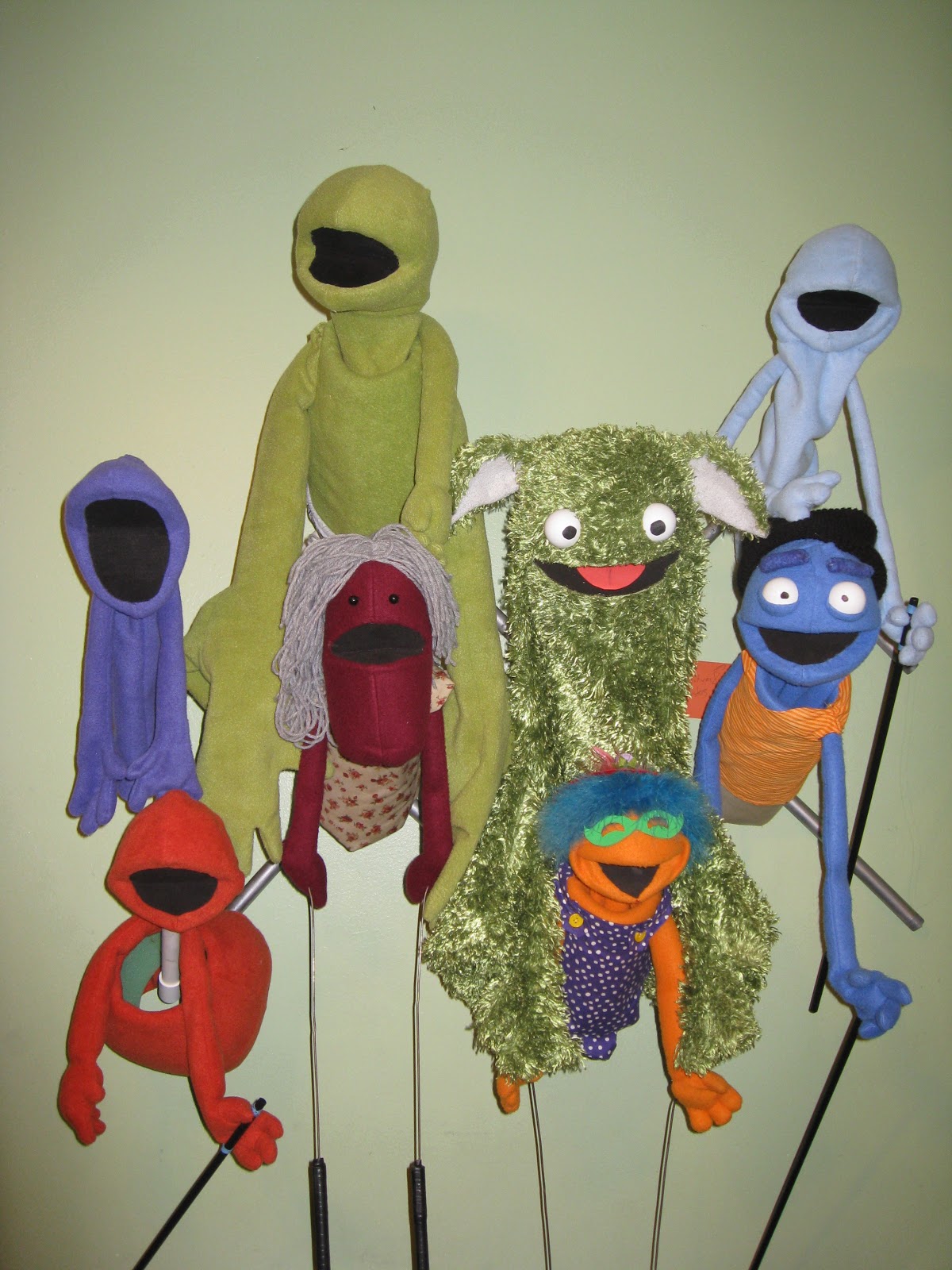 Fuzzy Hijinx Puppets: Puppet Rack & Photos