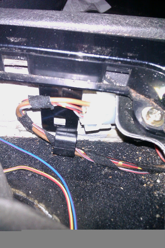 identifying these wires on center console ? What is this for