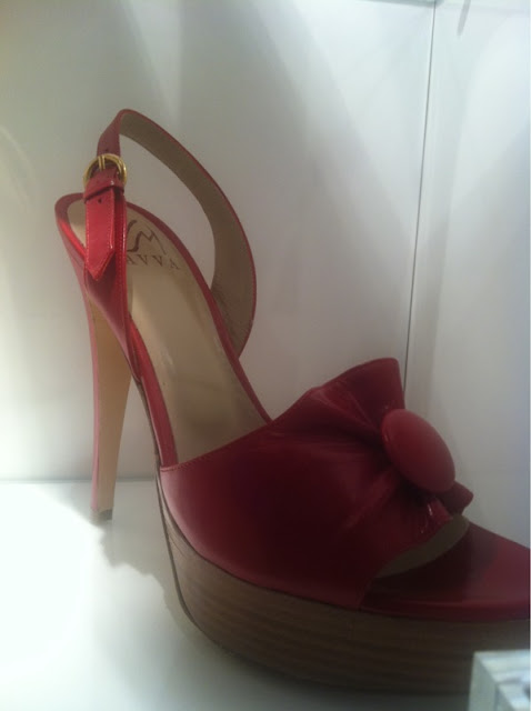 DIARY OF A CLOTHESHORSE: Up close with Havva Mustafa