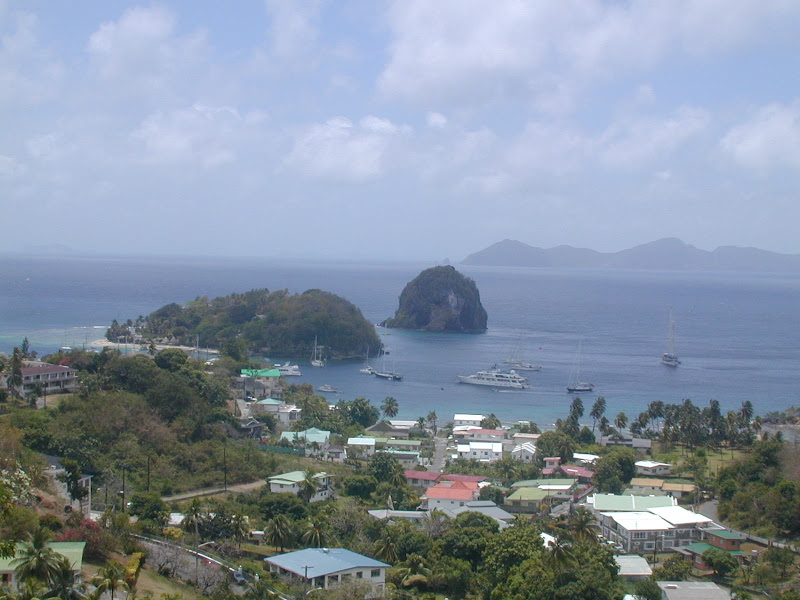 Saint Vincent and the Grenadines: Over Indian Bay