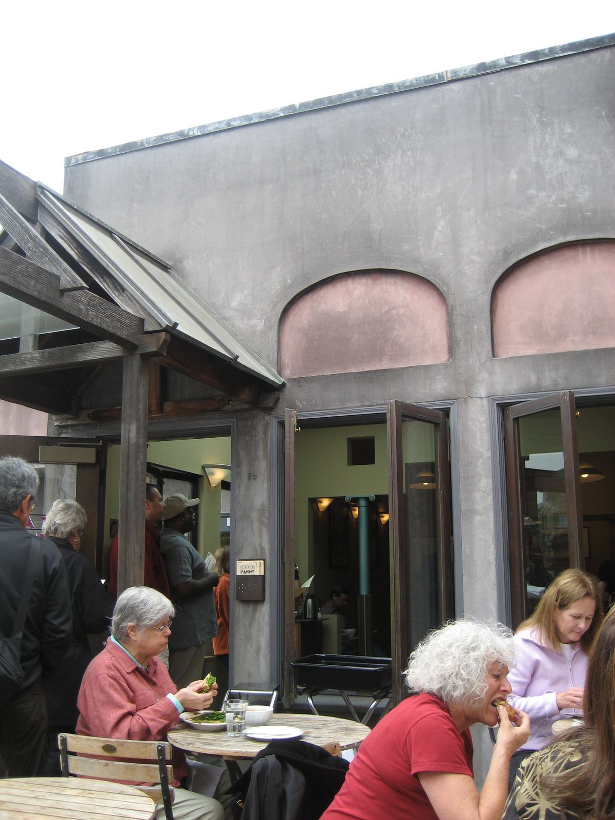 美國加州《阿拉米達郡》【柏克萊】-飲食教母要你站著吃的小店Cafe Fanny - 言不及義的流浪癖 - udn部落格