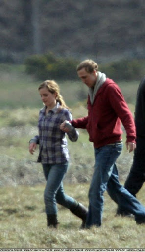 Blog de la Tele: Emma Watson y Jay Barrymore Besándose