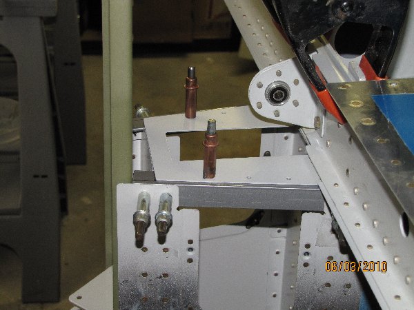 Fitting the Vertical Stab | Van's Air Force