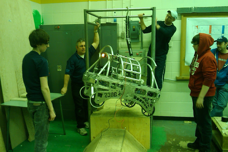 Hanging robots for 3 - General Forum - Chief Delphi