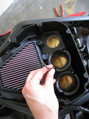 HOW TO: Balance Throttle Bodies with a Tuneboy | Triumph 675 Forums