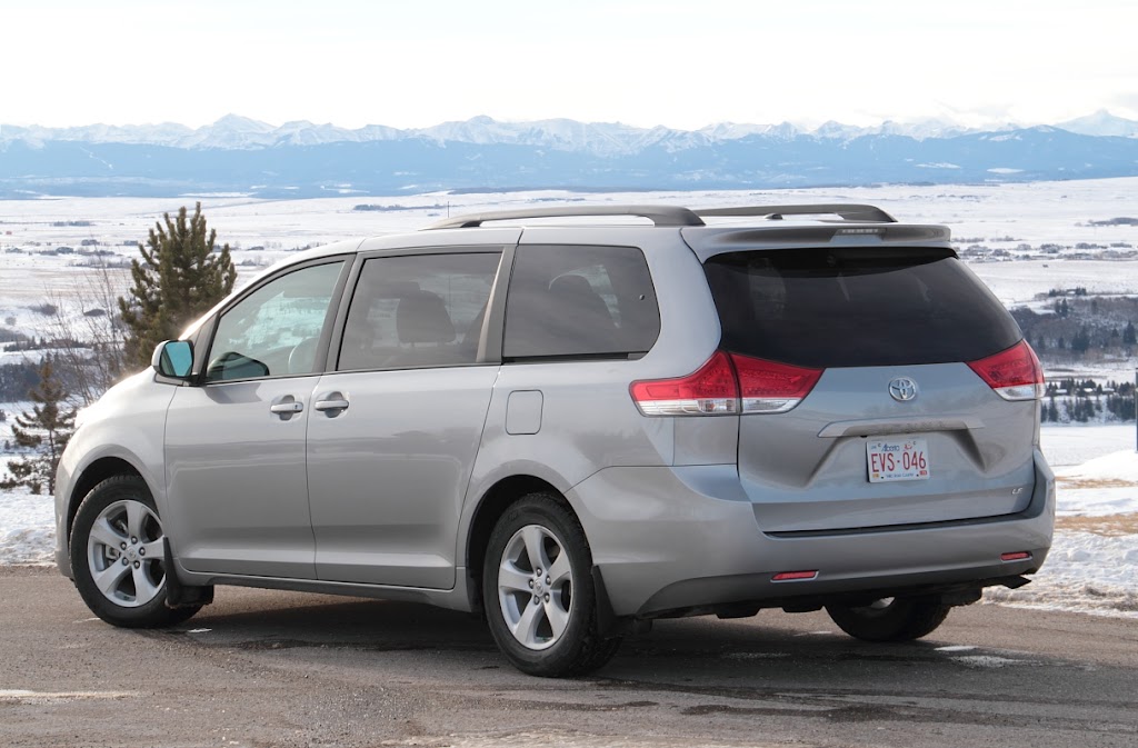 2011 LE Winter Shots | Toyota Sienna Forum - siennachat.com