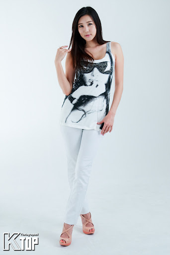 news-idol.blogspot.com: Choi Yu Jung (최유정) Stunning in White! (Part 2)