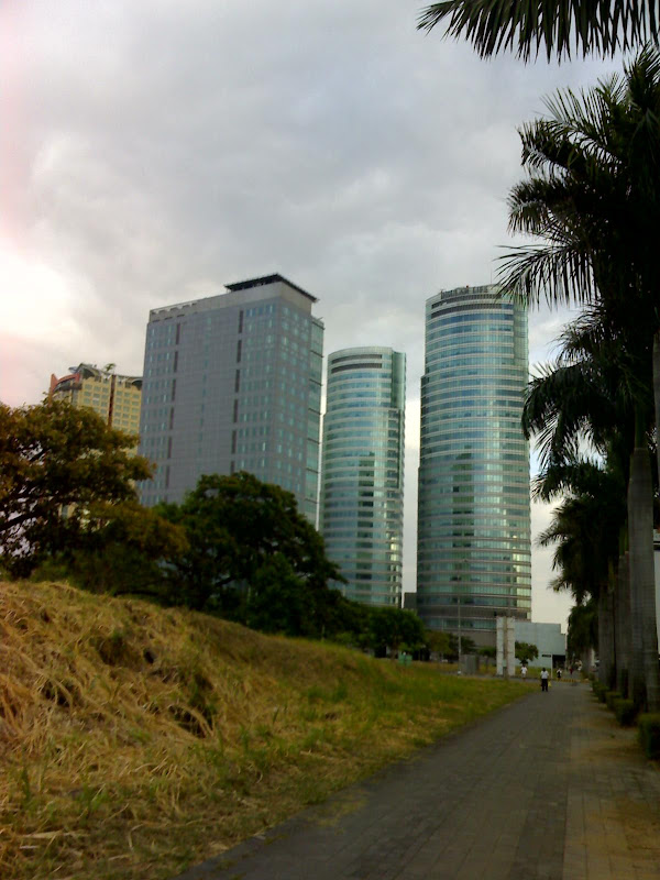 Insular Life Center | METRO MANILA | 34F+?F | 140m+132m ...
