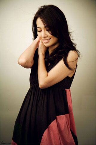 Michelle Ye' s new Photoshoots-Hot Celebrity Pictures Gallery