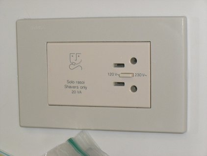 Does anyone have a photo of the outlet in the cabin (Grand Princess ...