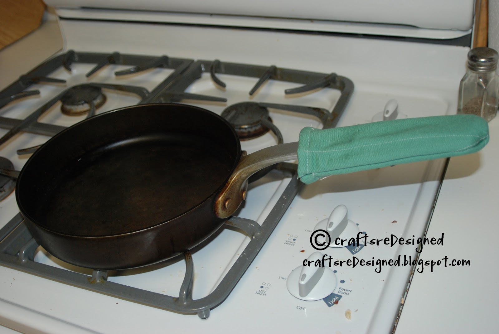 Crafts reDesigned: Fabric Handle cover for pan tutorial