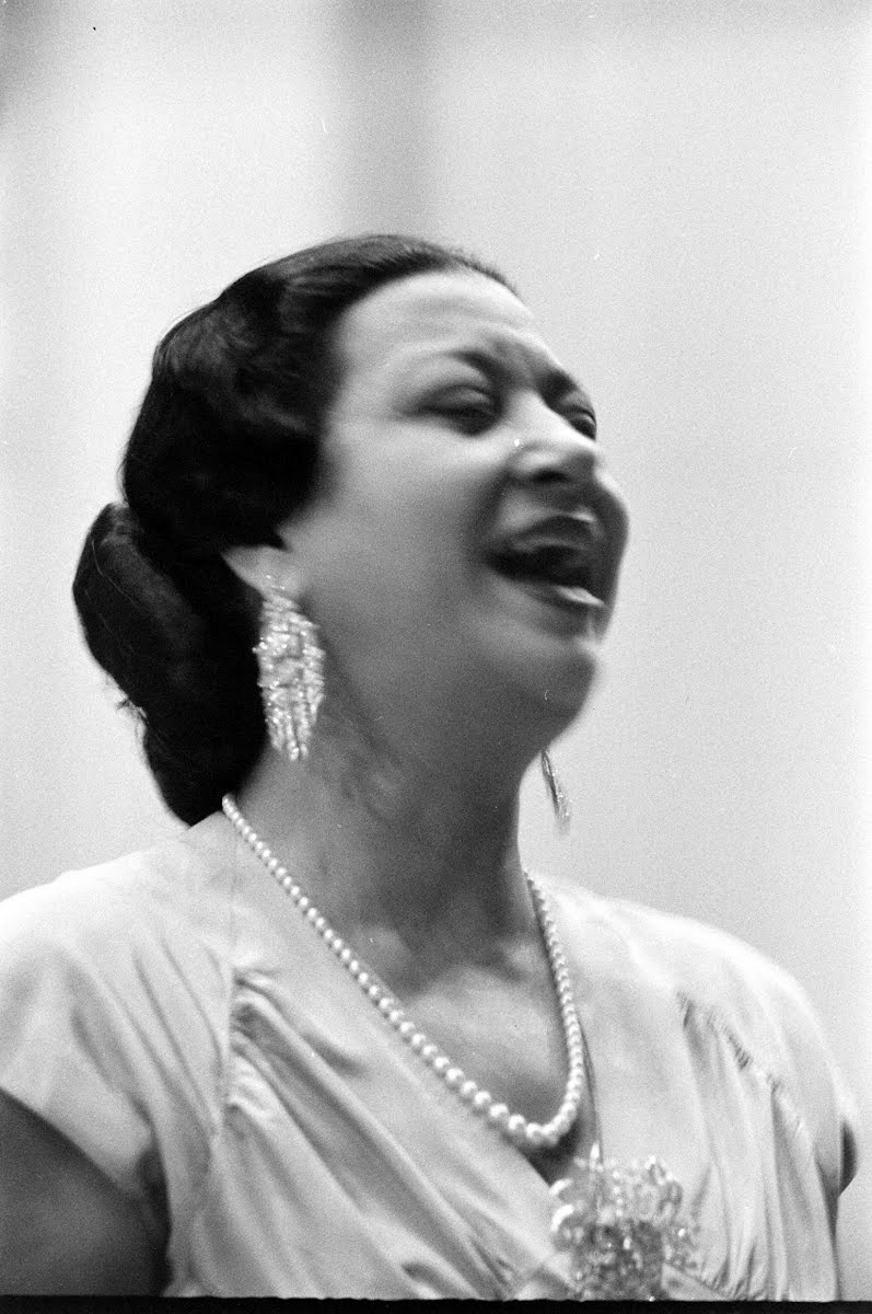 Om Kalthom, Cairo Singer - Howard Sochurek — Google Arts & Culture