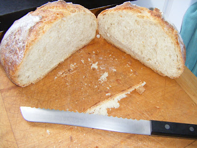 Your weekend assignment: Bake this “no-knead” bread. It’s unbelievable ...