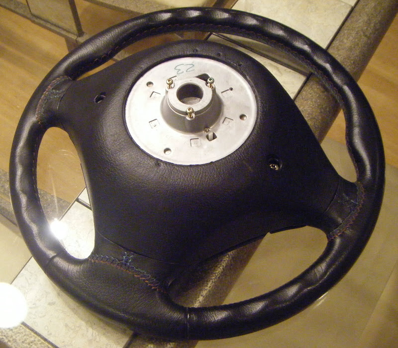 M3 3-spoke steering wheel with airbag, tri-color stitching, Excellent ...